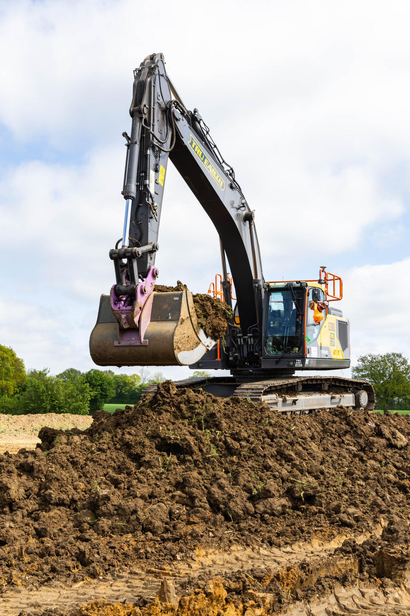Plant Hire London | Hire Diggers, Telehandlers, Dumpers in London