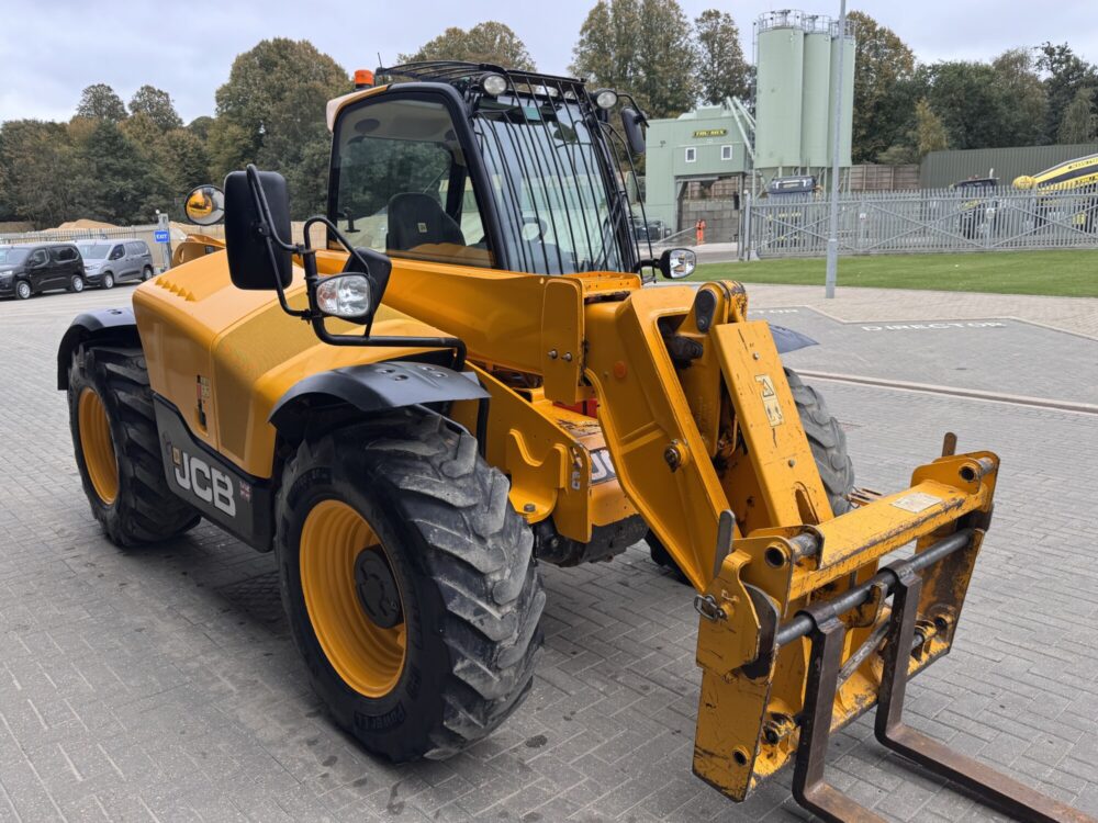 TRU2209 - NEW MAY 2022 - JCB 531 - 70 LOADALL *81 KW ENGINE* - TRU7 Group